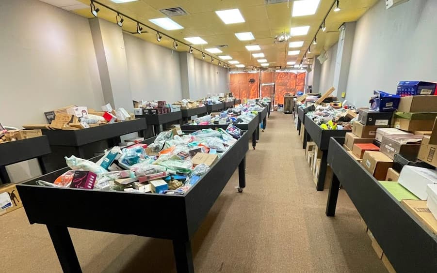 Amazon Bin Stores in New York | The Bin Finder